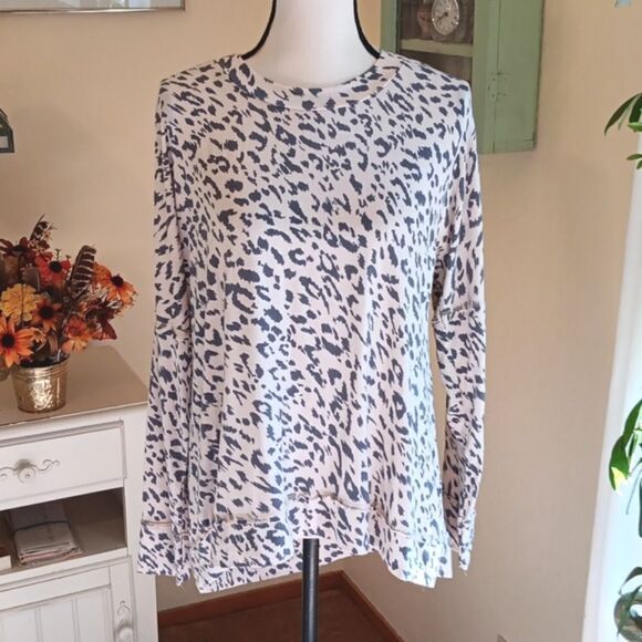 Kelly Renee | Tops | Kelly Renee Animal Print Knittop | Poshmark